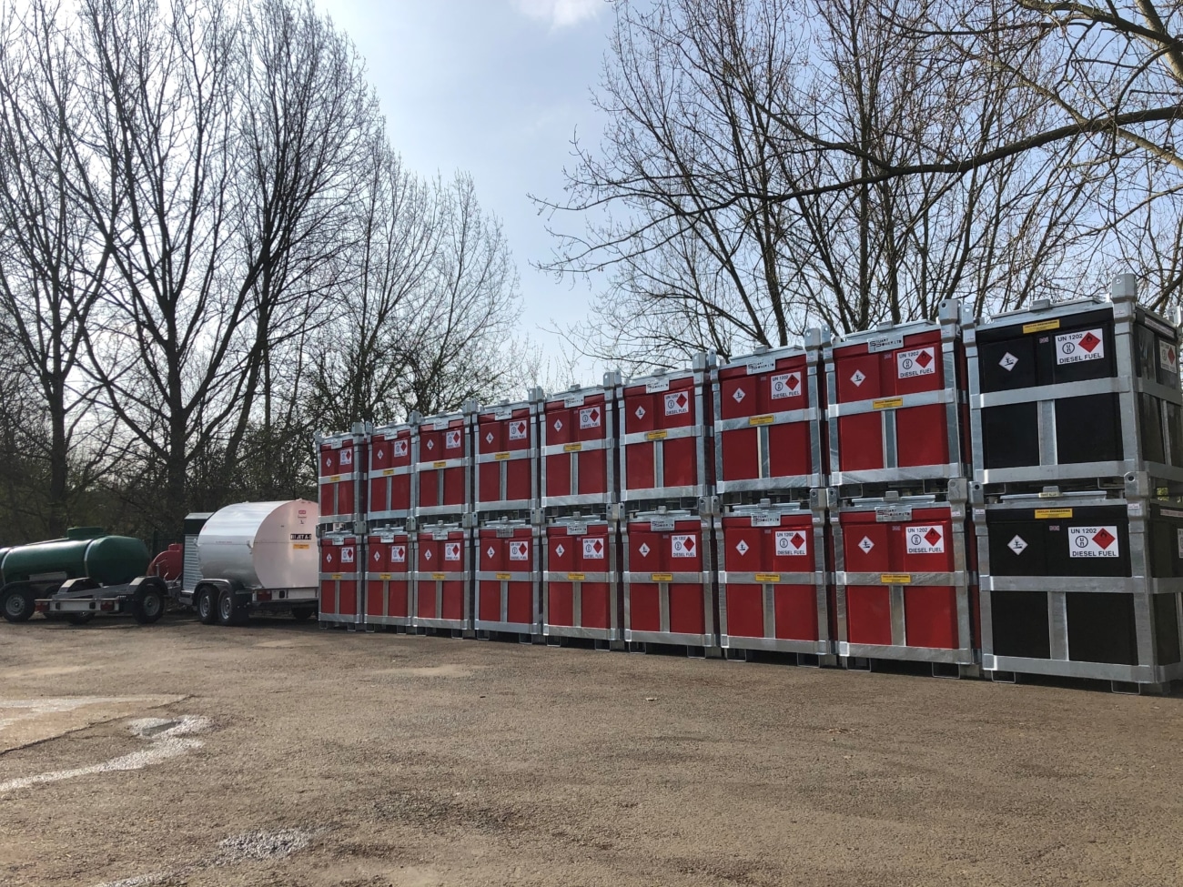 950 Litre U.N. Approved Bunded Diesel Polycube / Fuelcube - Trailer ...