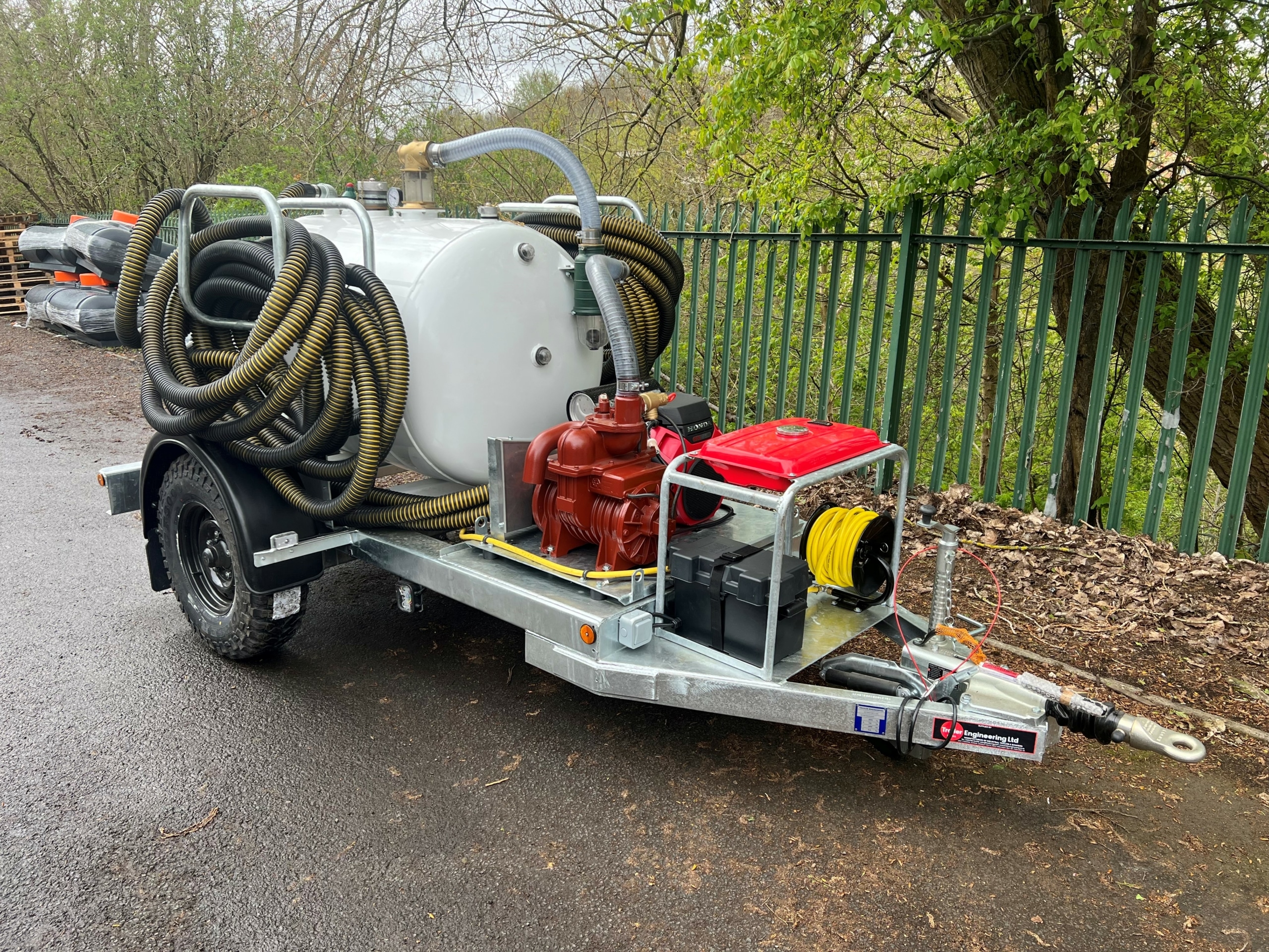 1000L Mucka Sucka Vacuum Tanker For Sale