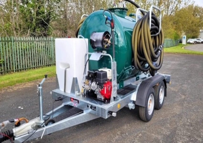 2400L Twin Axle Vacuum Tanker With 3000psi Pressure Washer - Trailer ...