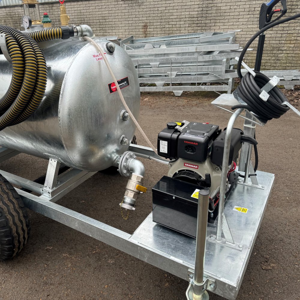 1000/300 Litre Single Axle Site Tow Vacuum Tank for Sale