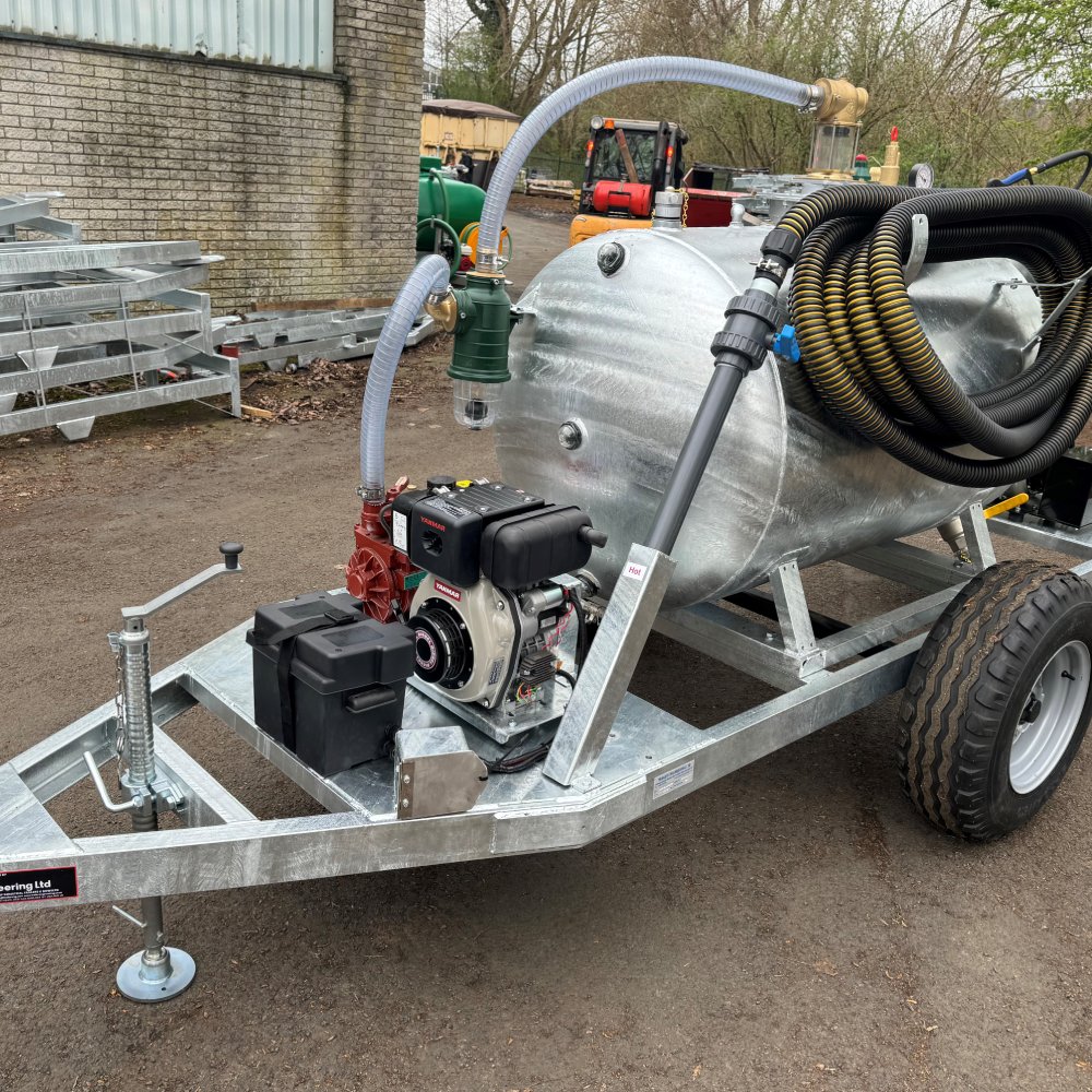 1000/300 Litre Single Axle Site Tow Vacuum Tank for Sale