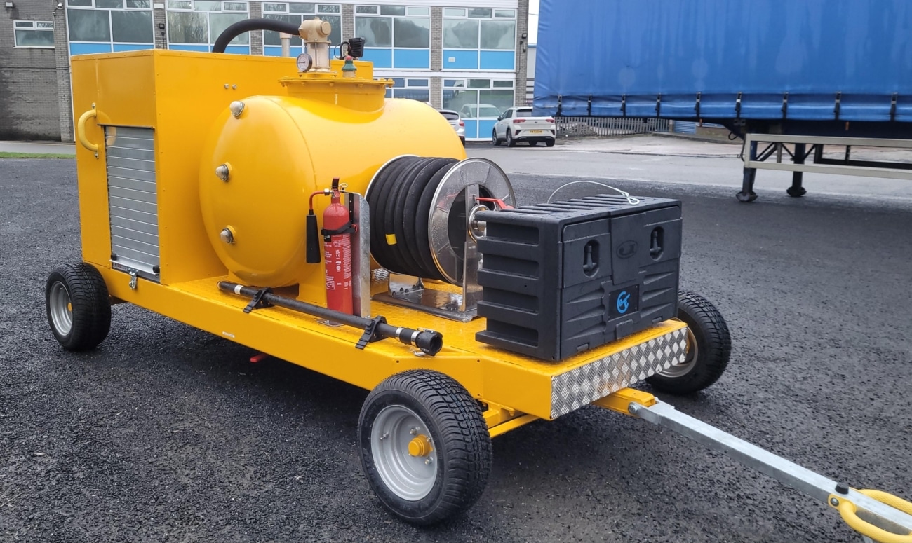Airport Safety Vacuum Tanker | Efficient Spill Response