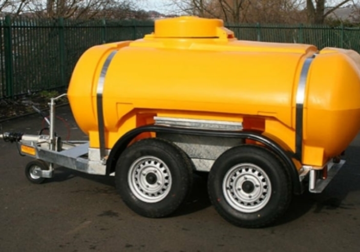 How Do Water Bowsers Work and What are They Used For? - Trailer Engineering