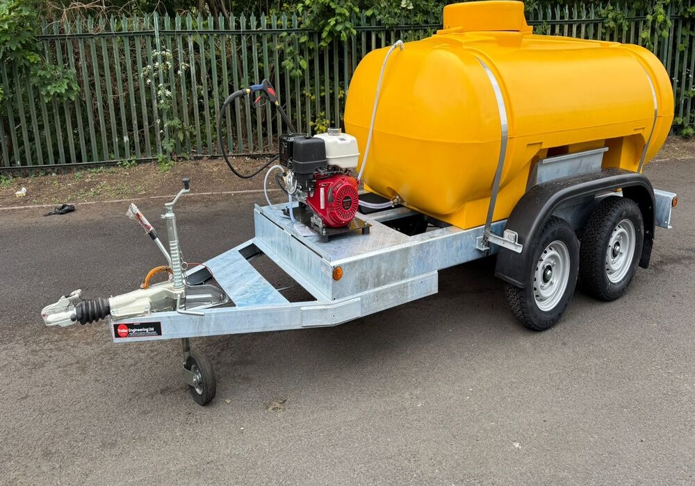 How Do Water Bowsers Work and What are They Used For? - Trailer Engineering