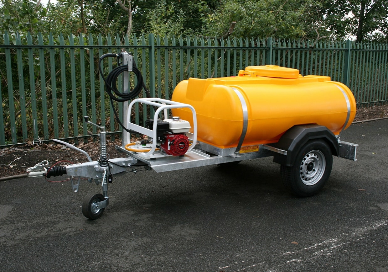 How Do Water Bowsers Work and What are They Used For? - Trailer Engineering