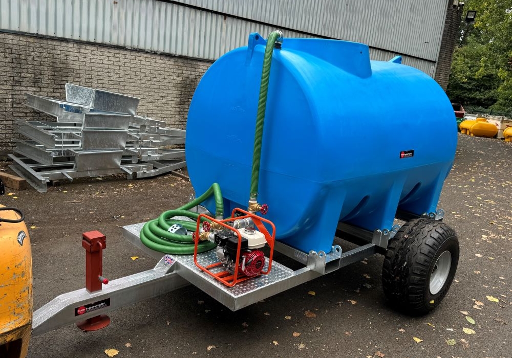 How Do Water Bowsers Work and What are They Used For? - Trailer Engineering